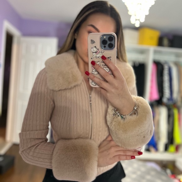Source Unknown | Sweaters | Sweater With Removable Faux Fur | Poshmark